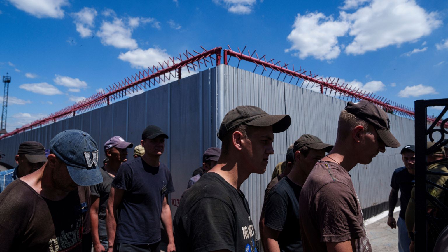 Russian special forces kill four prisoners and free hostages in ...