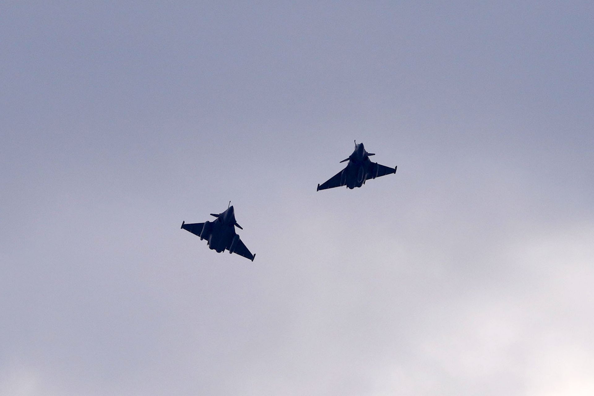 Serbia inks €2.7 billion deal with France for 12 Rafale fighter jets ...