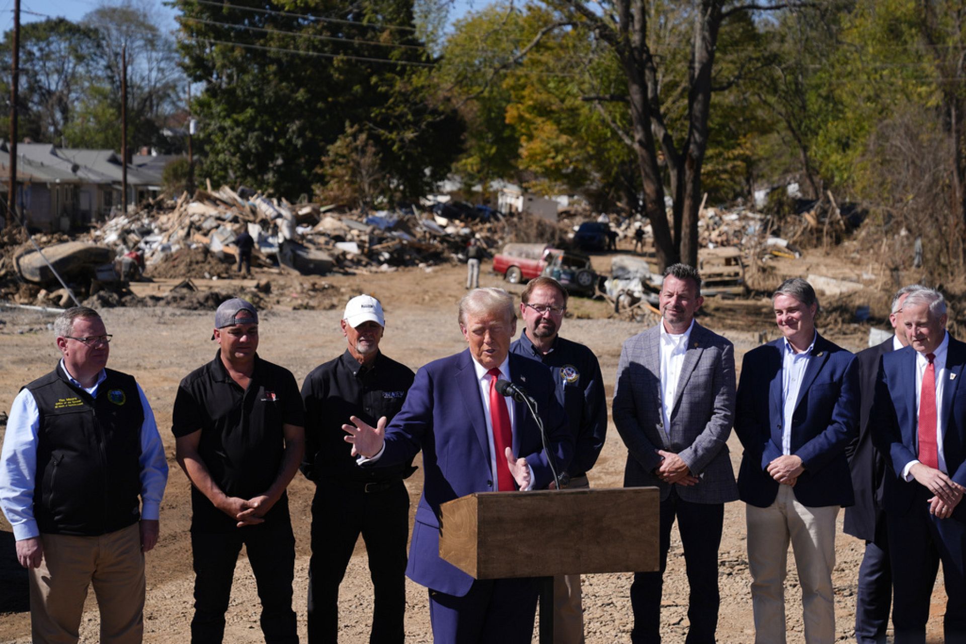 Electric cars, fracking, LNG: How do Harris and Trump compare on key ...