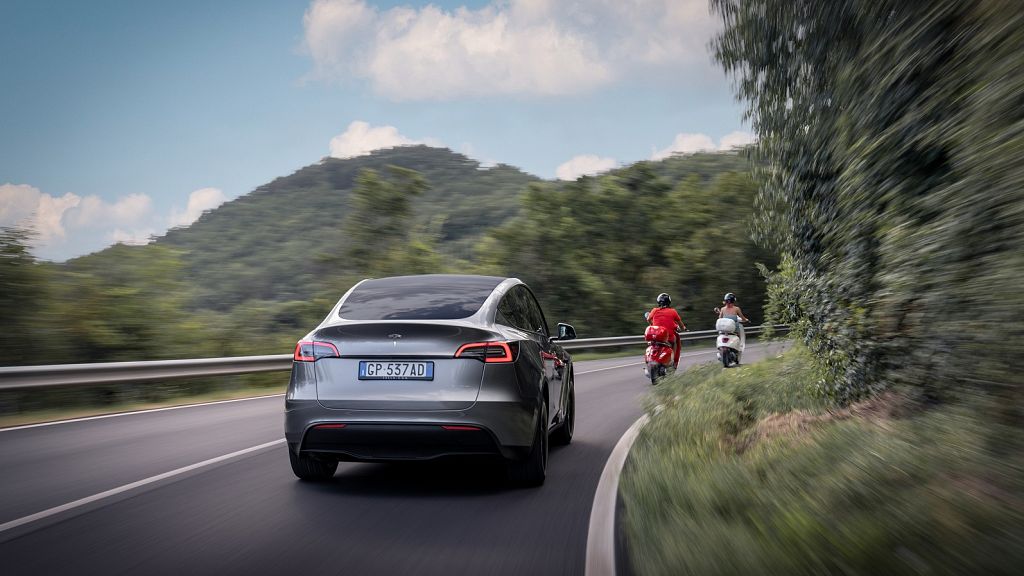 Tesla says 'Full Self Driving' cars expected in Europe early next year ...