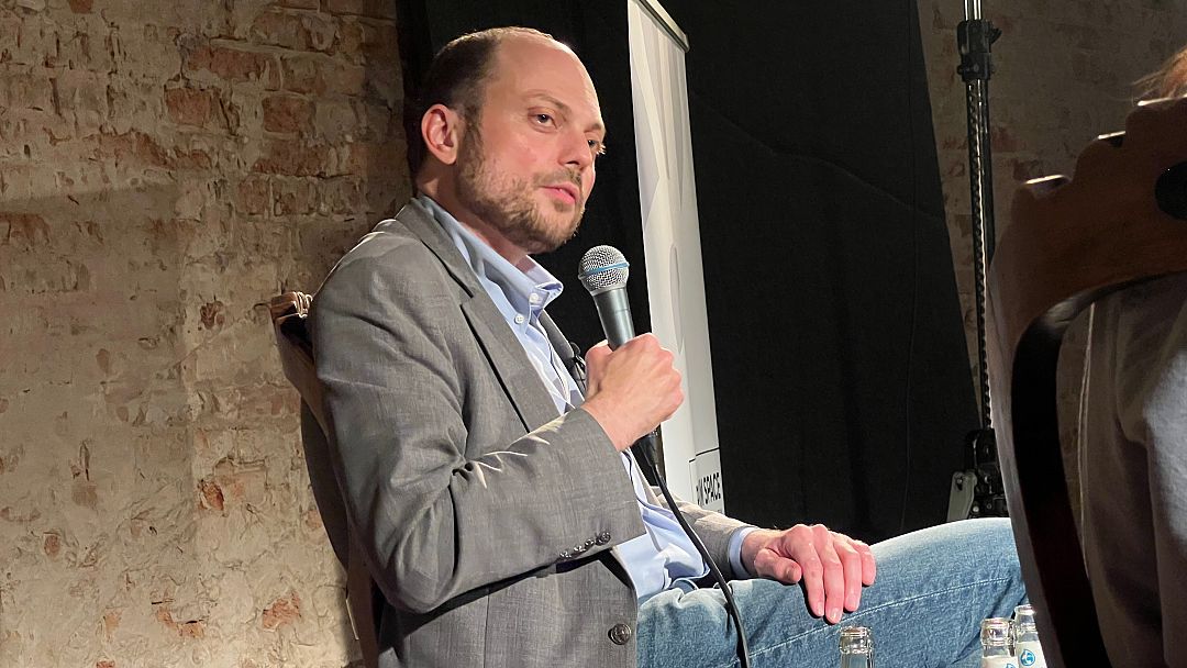 Ex-Gefangener Kara-Mursa: "Der Tod wäre eine zu milde Strafe für Putin" | Euronews