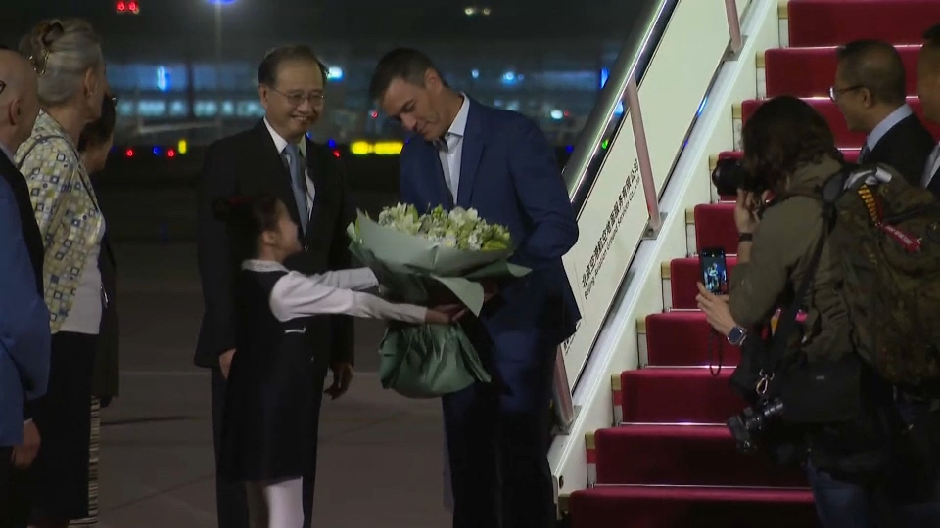 Pedro Sánchez arrives in Beijing as EU-China tariffs rift rumbles on ...