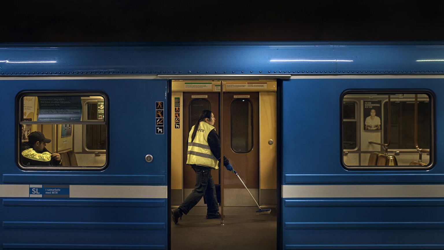 İsveç, 2026'dan itibaren ülkesine dönmeyi kabul eden mültecilere 1,15 ...