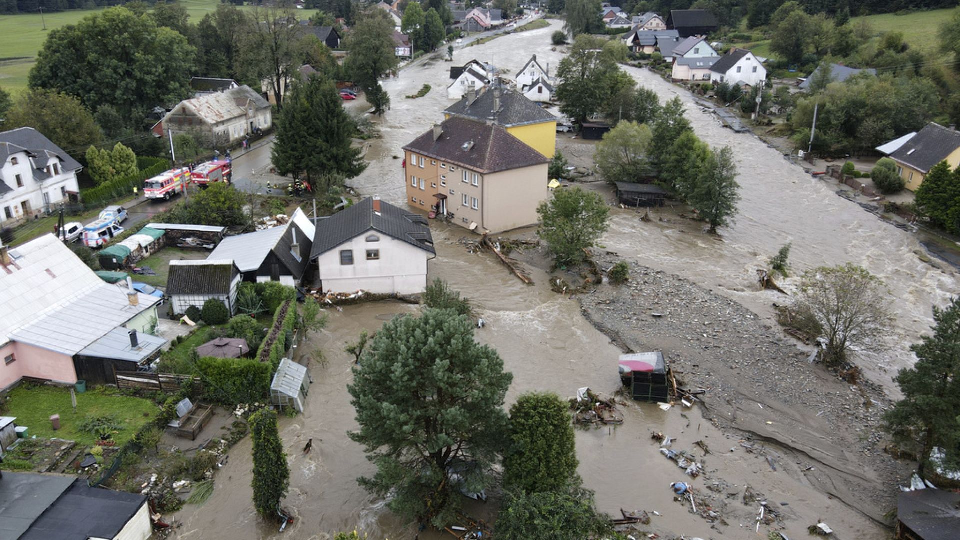 Video. Heavy rains cause devastating floods in Czech Republic | Euronews