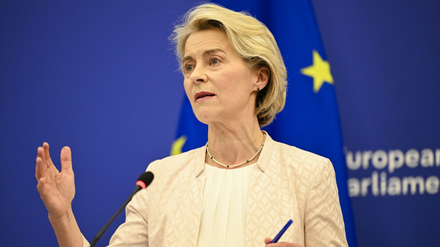 Ursula von der Leyen dévoile la nouvelle équipe de commissaires ...