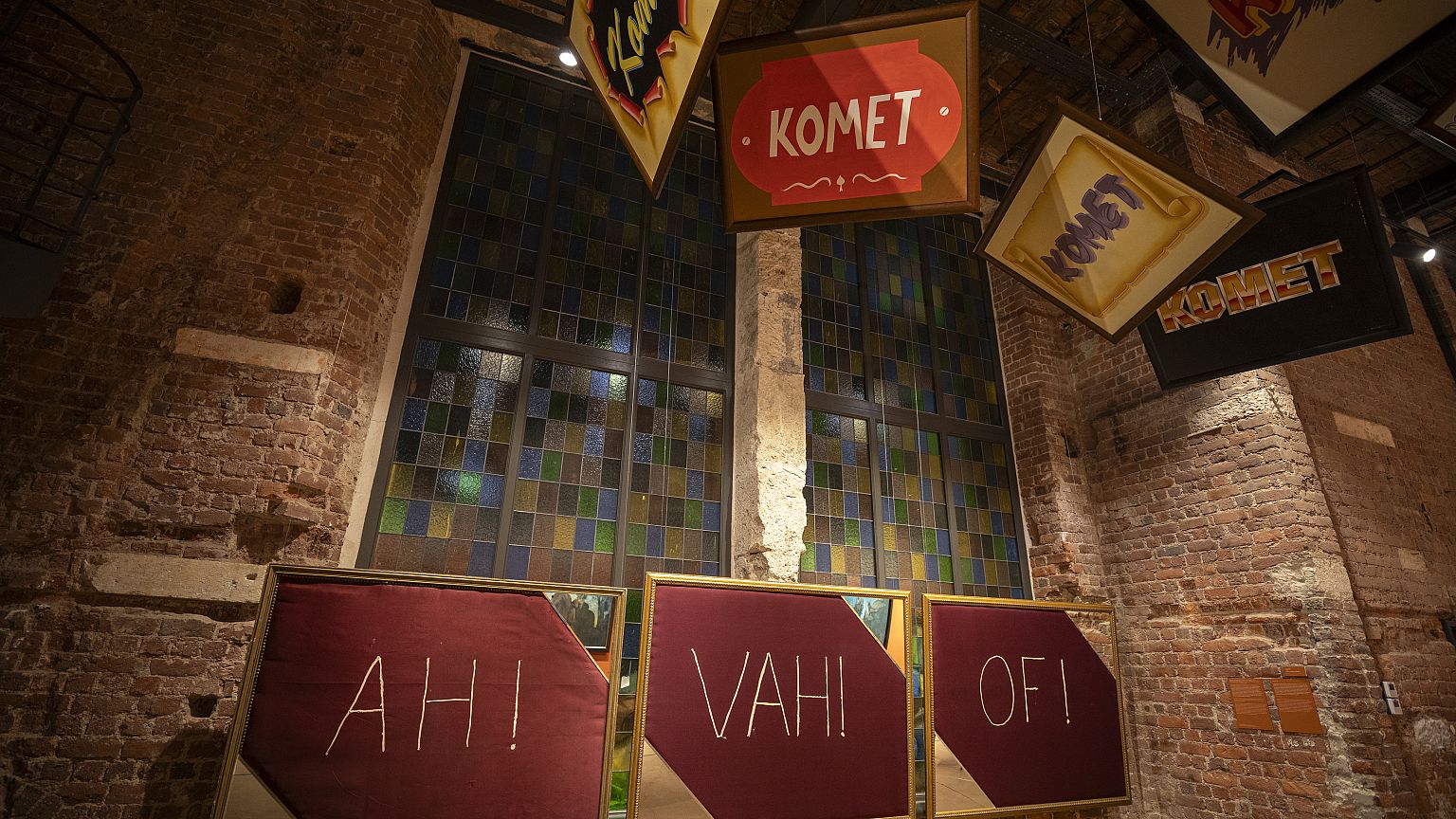 İstanbul'un tarihi Casa Botter'ı yeni bir sergiye ev sahipliği yapıyor ...