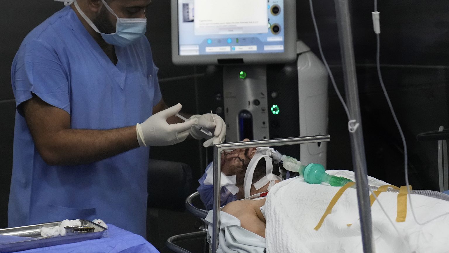 Lebanese doctor races to save 'overwhelming number of people with eye ...