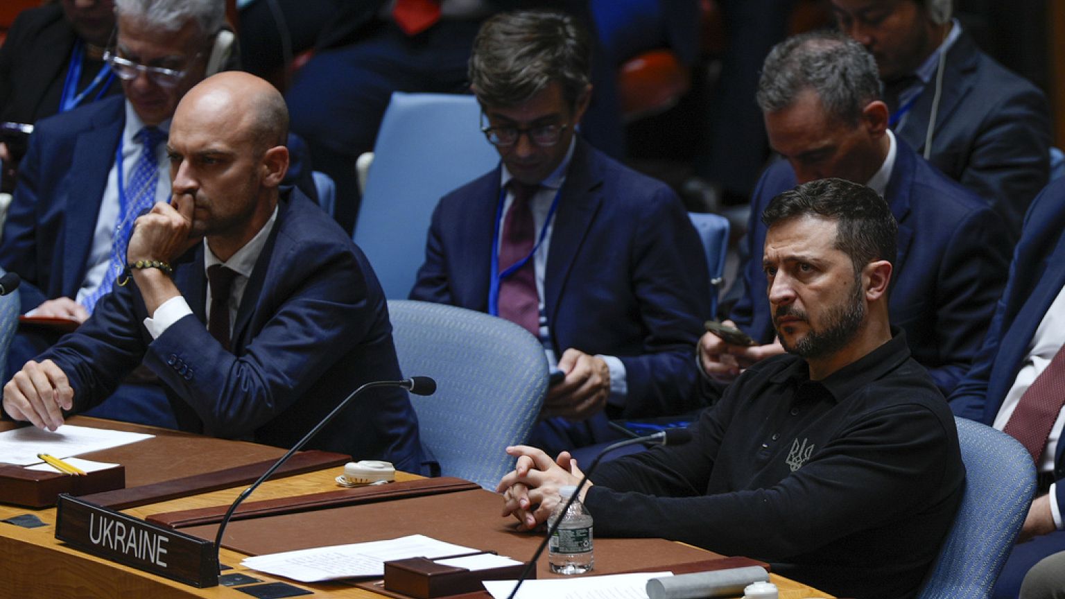 Ζελένσκι: «Η Ρωσία πρέπει να εξαναγκαστεί σε ειρήνη - Στοχεύει τρεις ...
