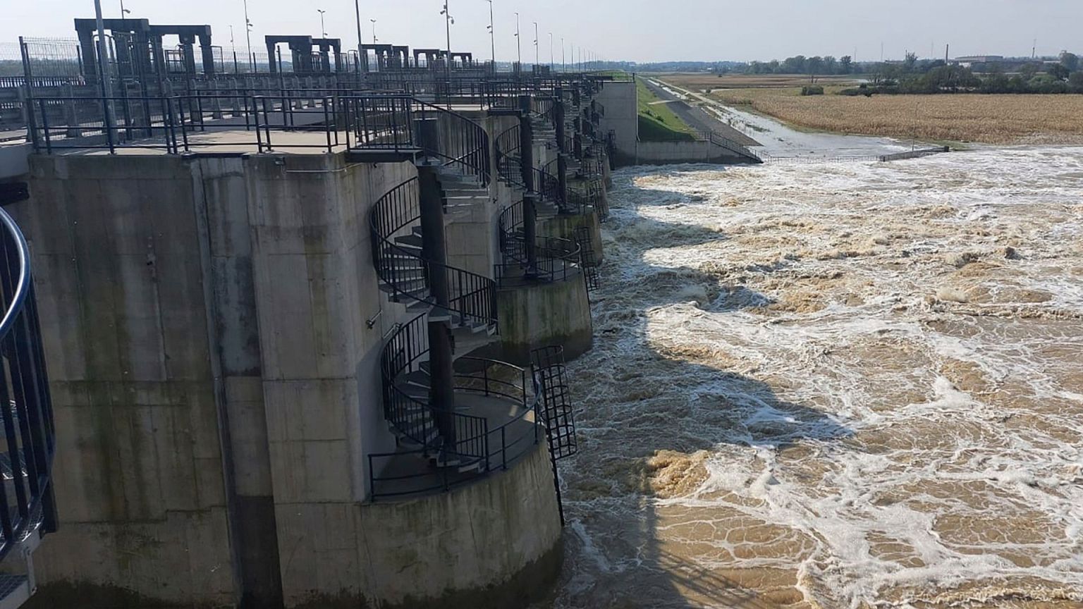 ‘National Hero’: Locals praise for Polish reservoir that spared two ...