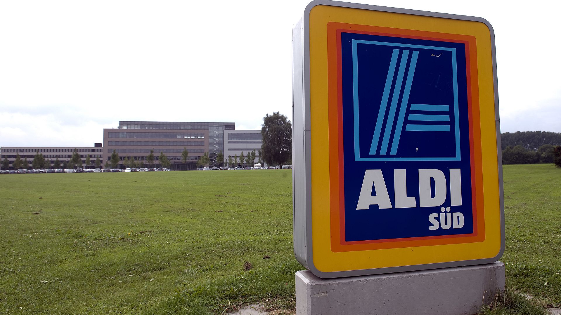 German supermarket Aldi's fake discounts breach EU law, top European ...
