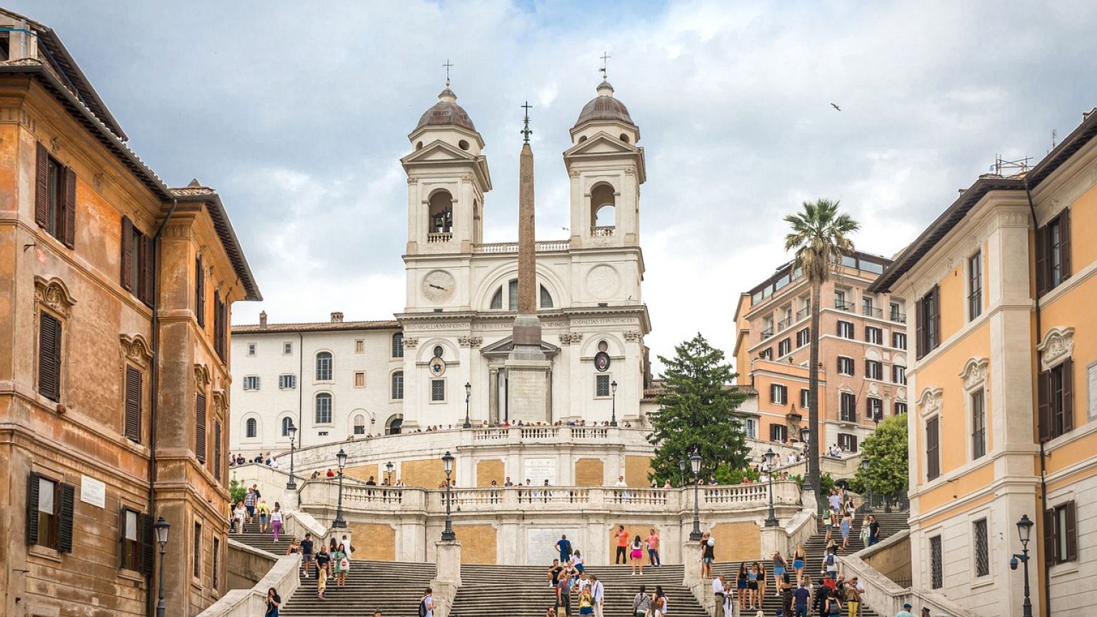 Emily in Paris made a tourist blunder in Rome. A local expert shares ...