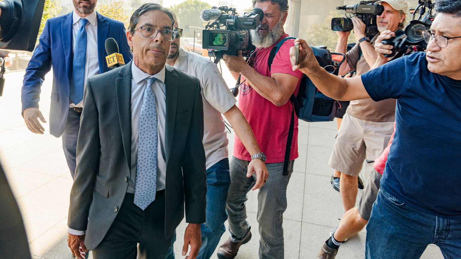 Uno de los médicos del actor Matthew Perry, Mark Chavez, se declara ...