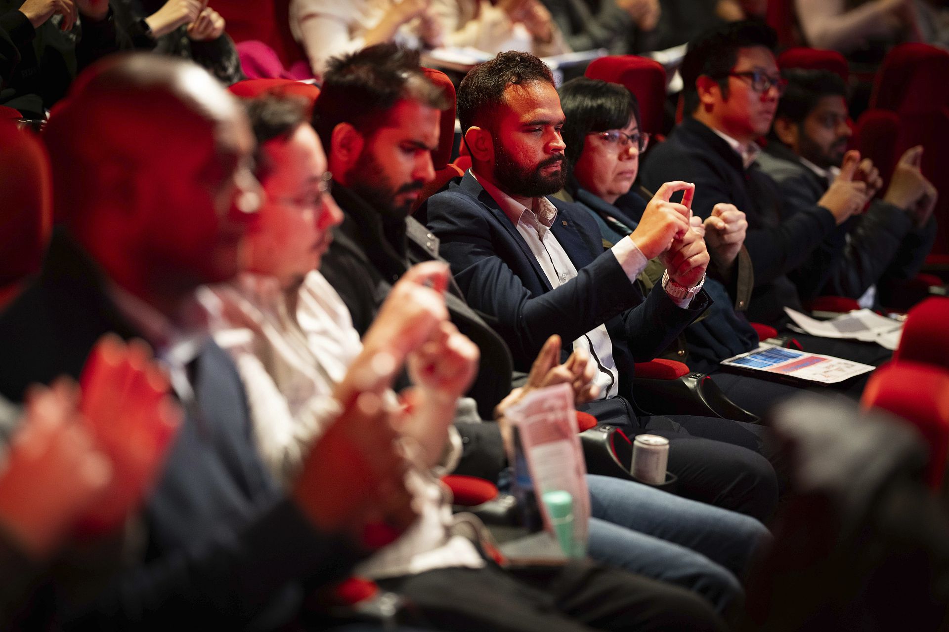 New initiative in UK allows deaf audiences to see films before general ...
