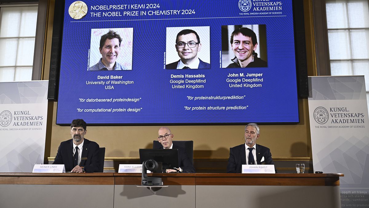 Nobel da Química atribuído a David Baker, Demis Hassabis e John Jumper ...