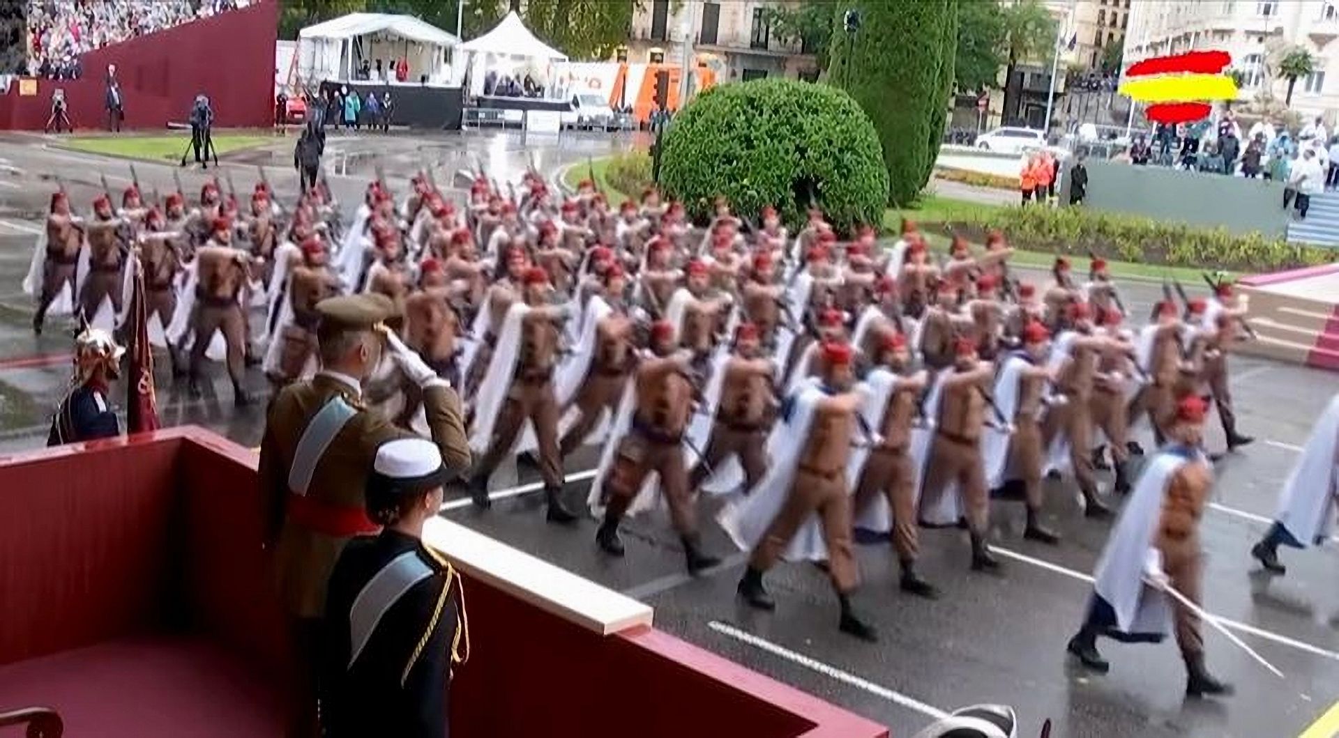 Festa nazionale in Spagna: a Madrid la parata militare, ma la pioggia ...