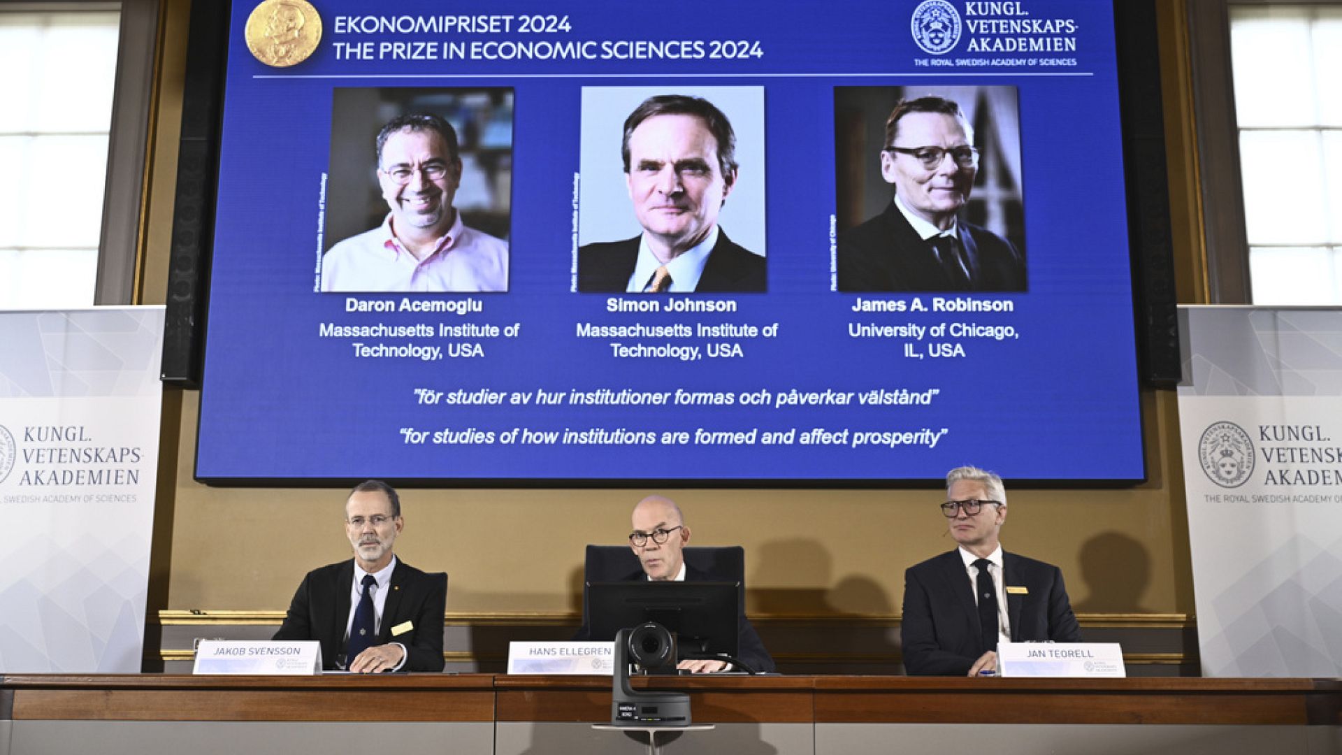 Daron Acemoglu, Simon Johnson e James A. Robinson vencem Nobel da ...