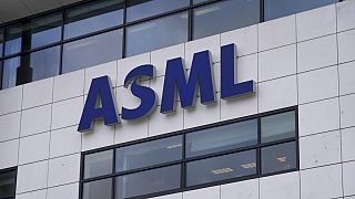 ASML shares plunge 15.7% after early earnings leak, worst drop since IPO | Euronews