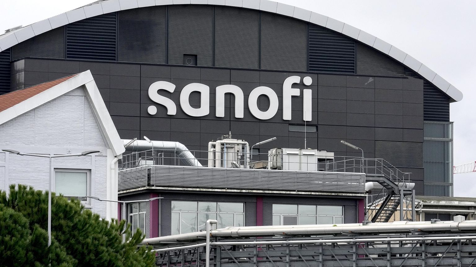 Sanofi unit bid: Private group lifts offer, pledging to save French ...