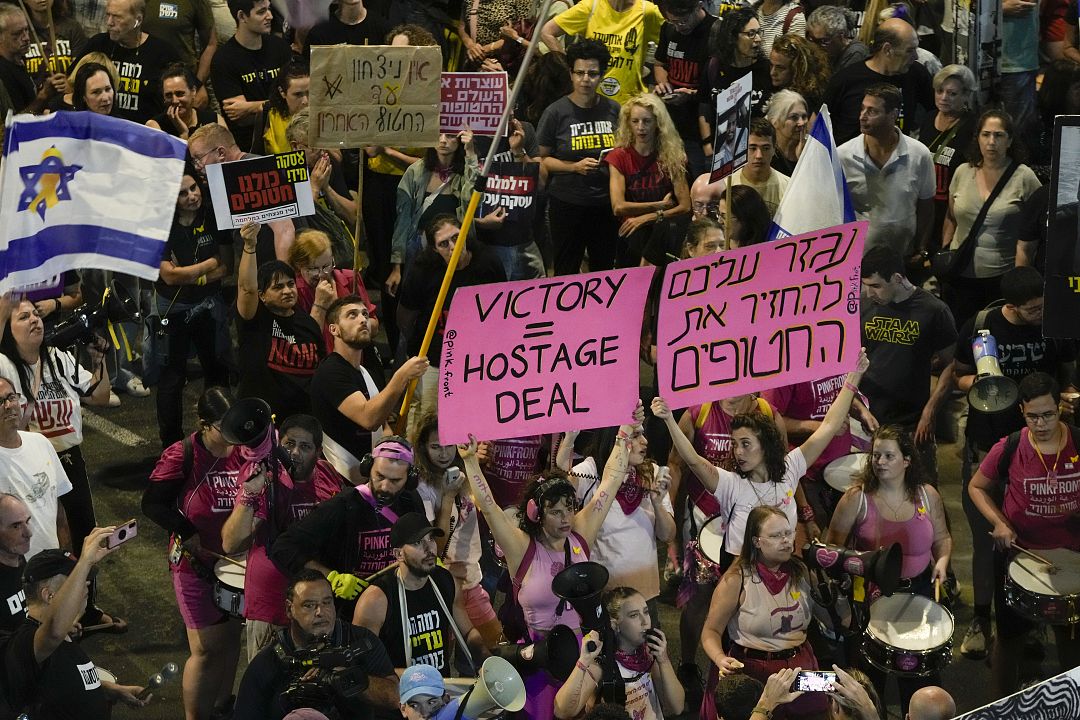 Thousands demand Israeli government reach hostage release deal with ...