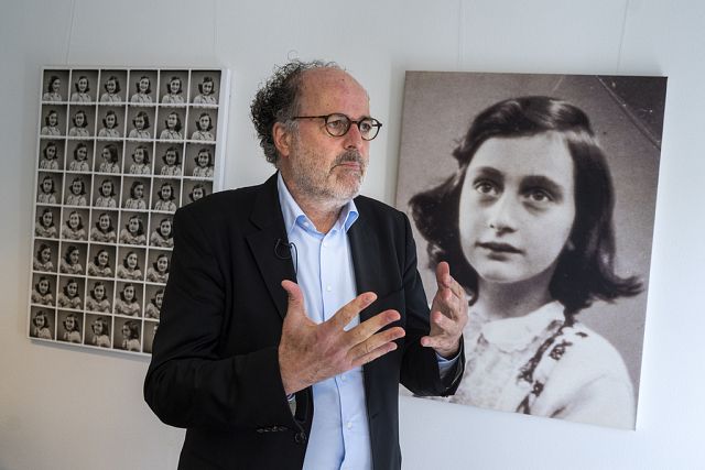 Full-scale replica of Anne Frank's hidden annex to go on show in New ...