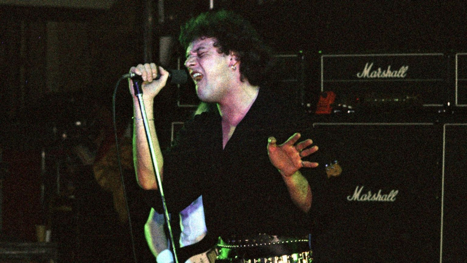 Original Iron Maiden singer Paul Di'Anno dies aged 66 | Euronews