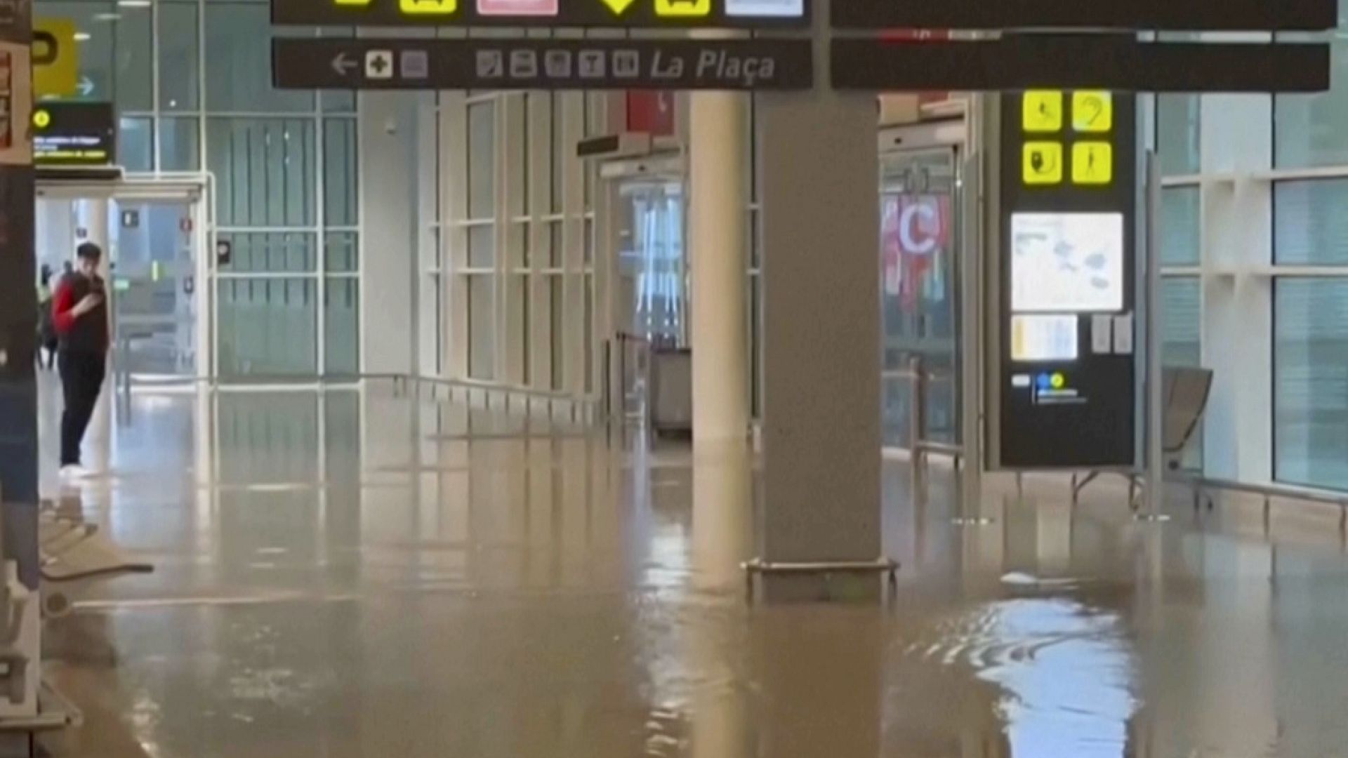 Valencia után Barcelonát is elmosta az árvíz | Euronews