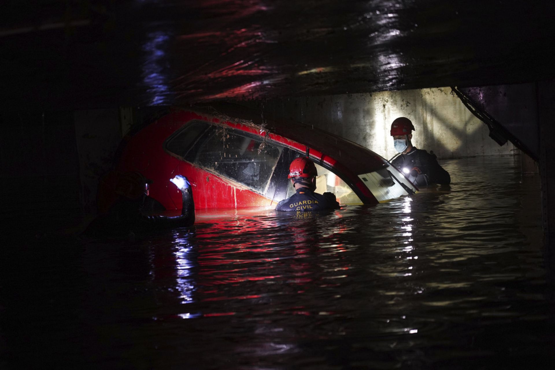 Who is to blame for Valencia flooding deaths? A weather warning expert ...