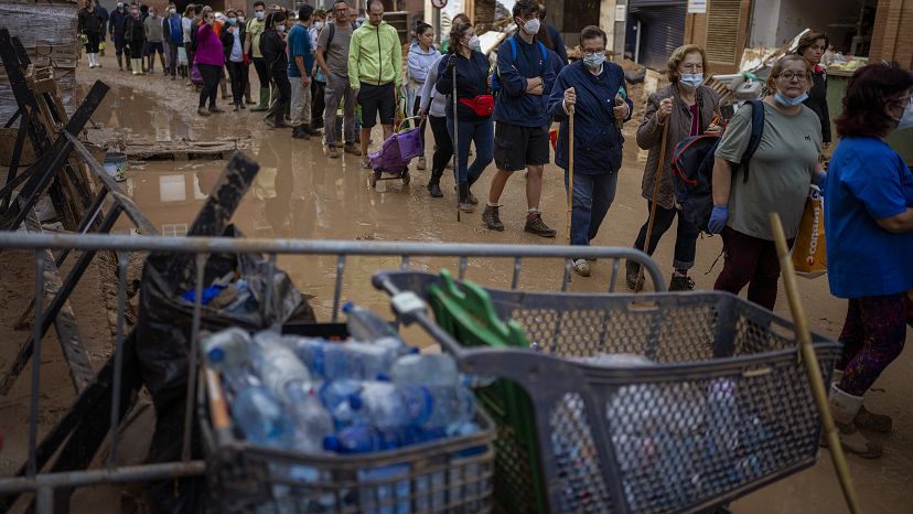 Vídeo. Cheias em Espanha: governo aprova pacote de ajuda de 10,6 mil ...