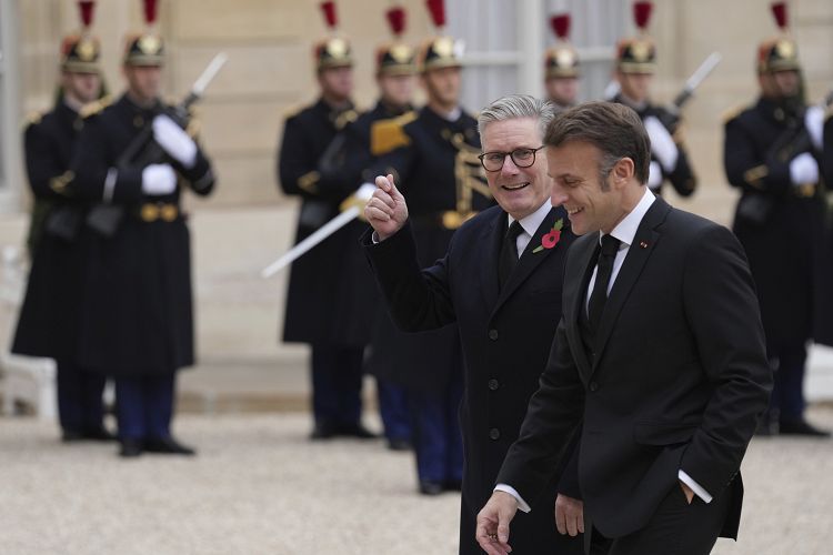 Armistice Day: Starmer and Macron celebrate Franco-British relations in ...