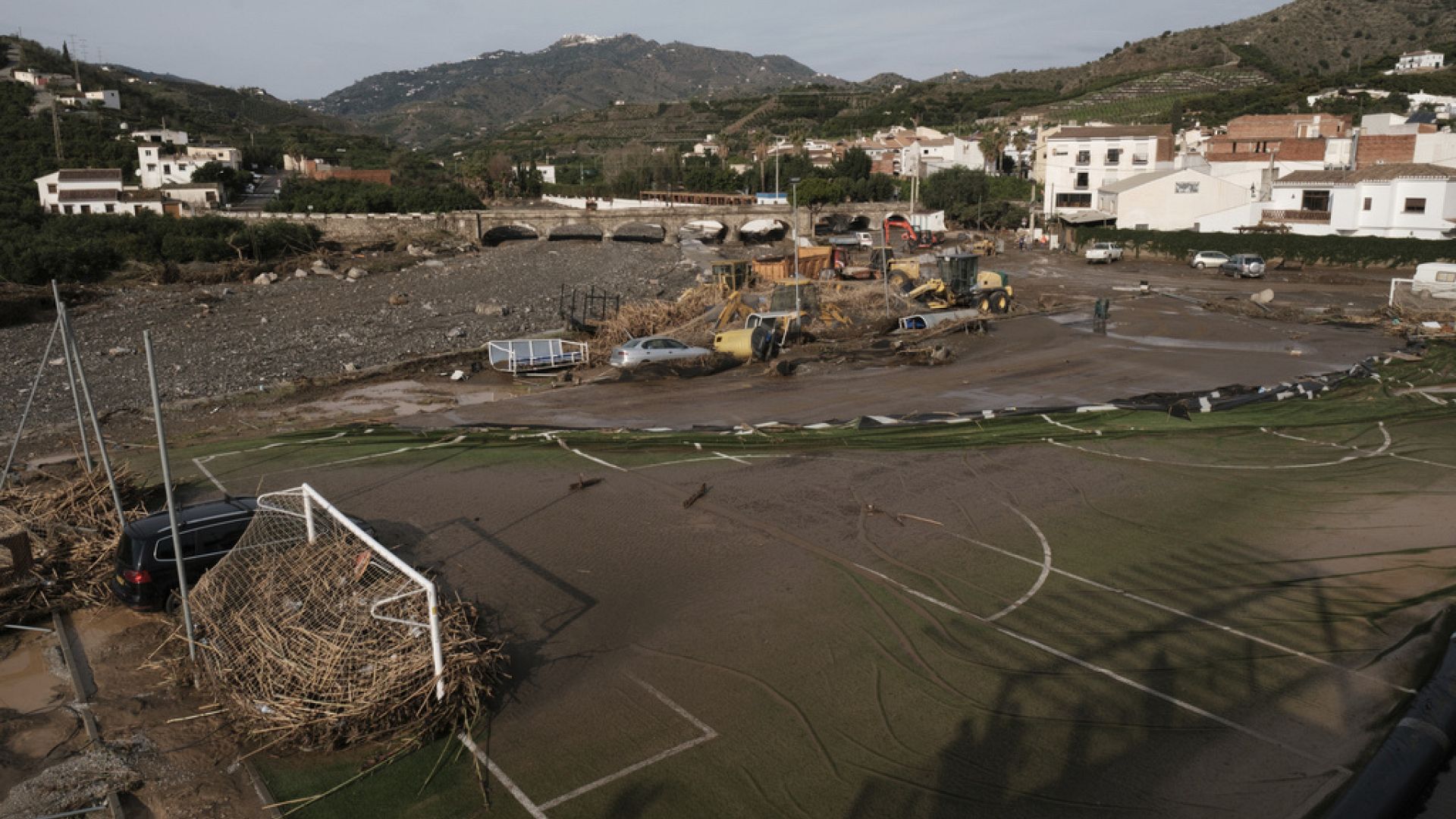 Valencia residents struggle with public transport issues one month ...