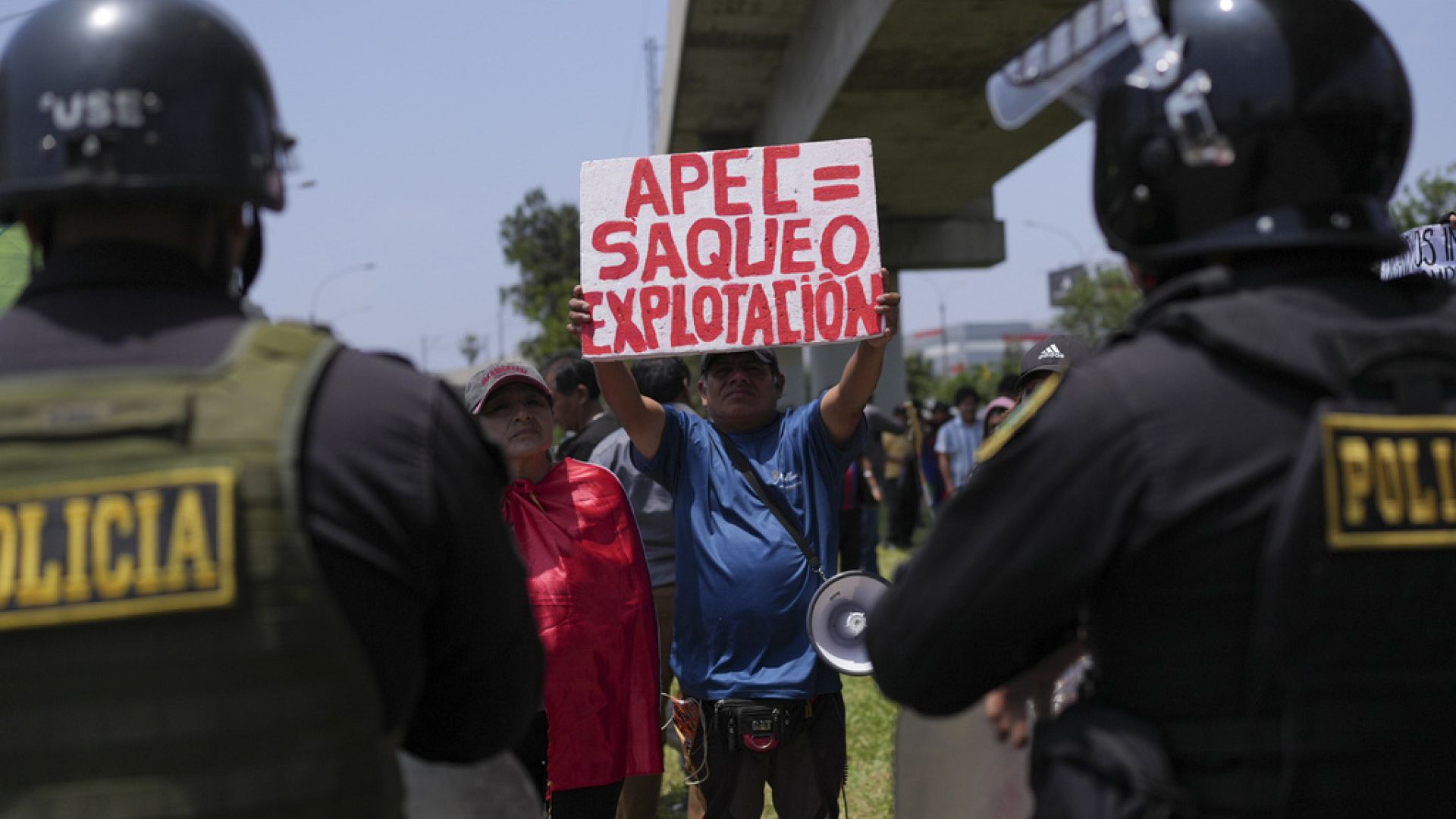 Video. Peruvians call for justice and say 'No' to APEC | Euronews