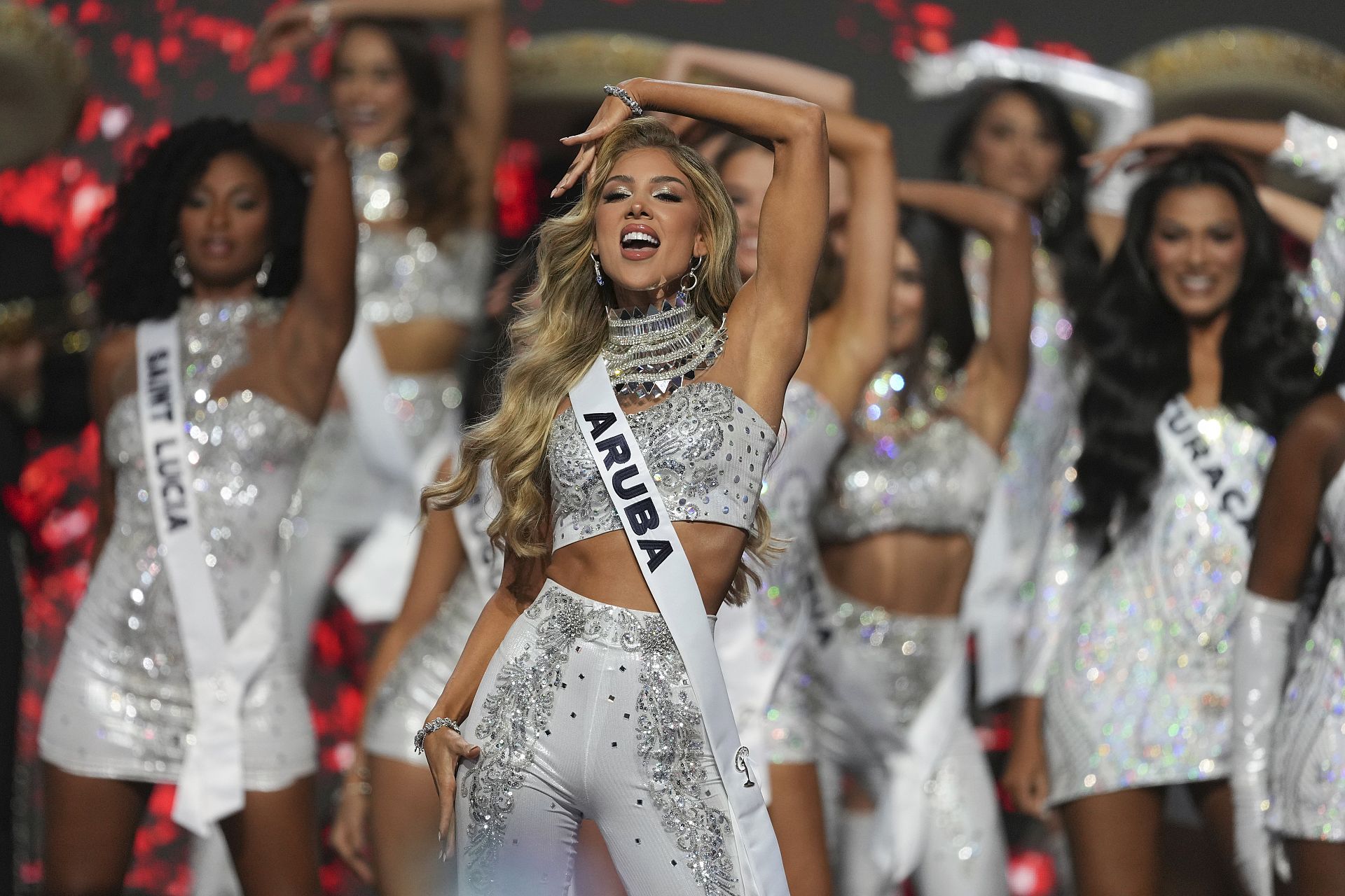 En images : Victoria Kjær Theilvig du Danemark remporte Miss Univers ...