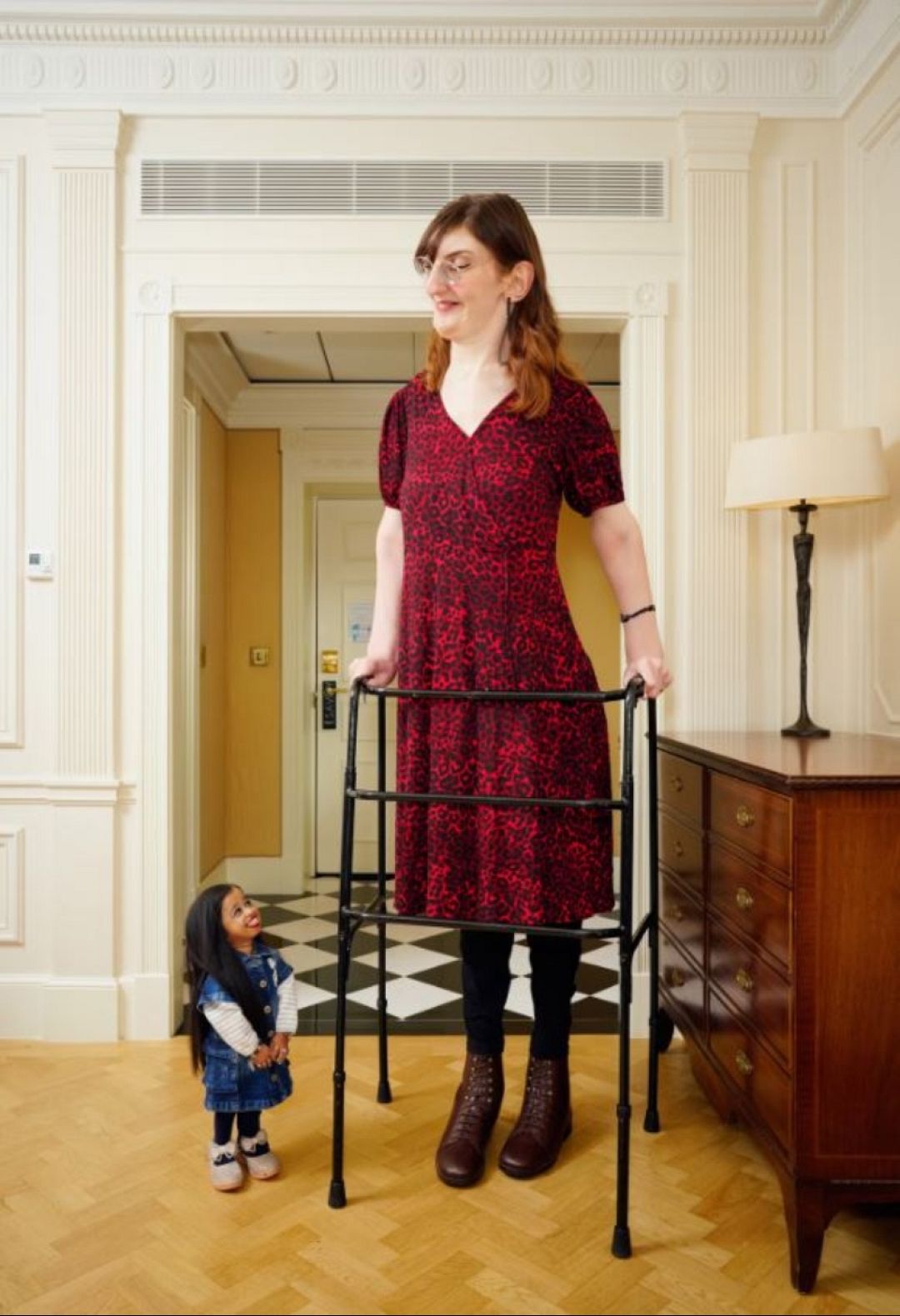 The world's tallest and shortest women meet in London for record ...