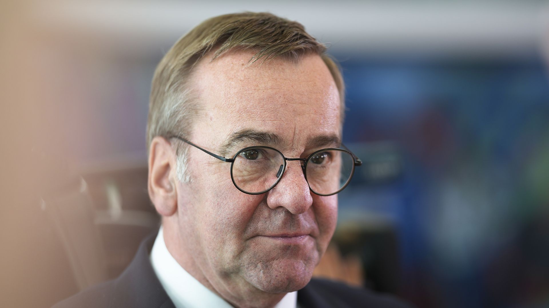 Video. German Defence Minister says he won't run for chancellor in 2025 ...