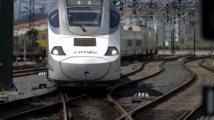 Português morre em Espanha após choque com comboio numa passagem de ...