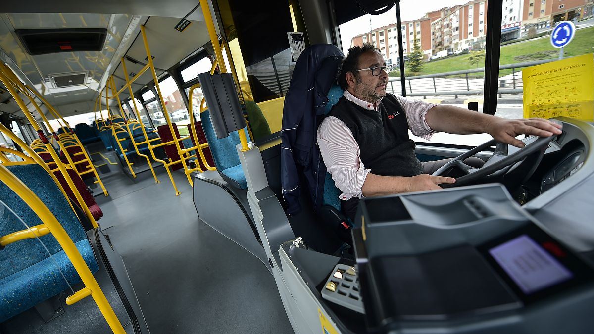 Arranca la huelga general de conductores de autobús en España: ¿Cómo le ...