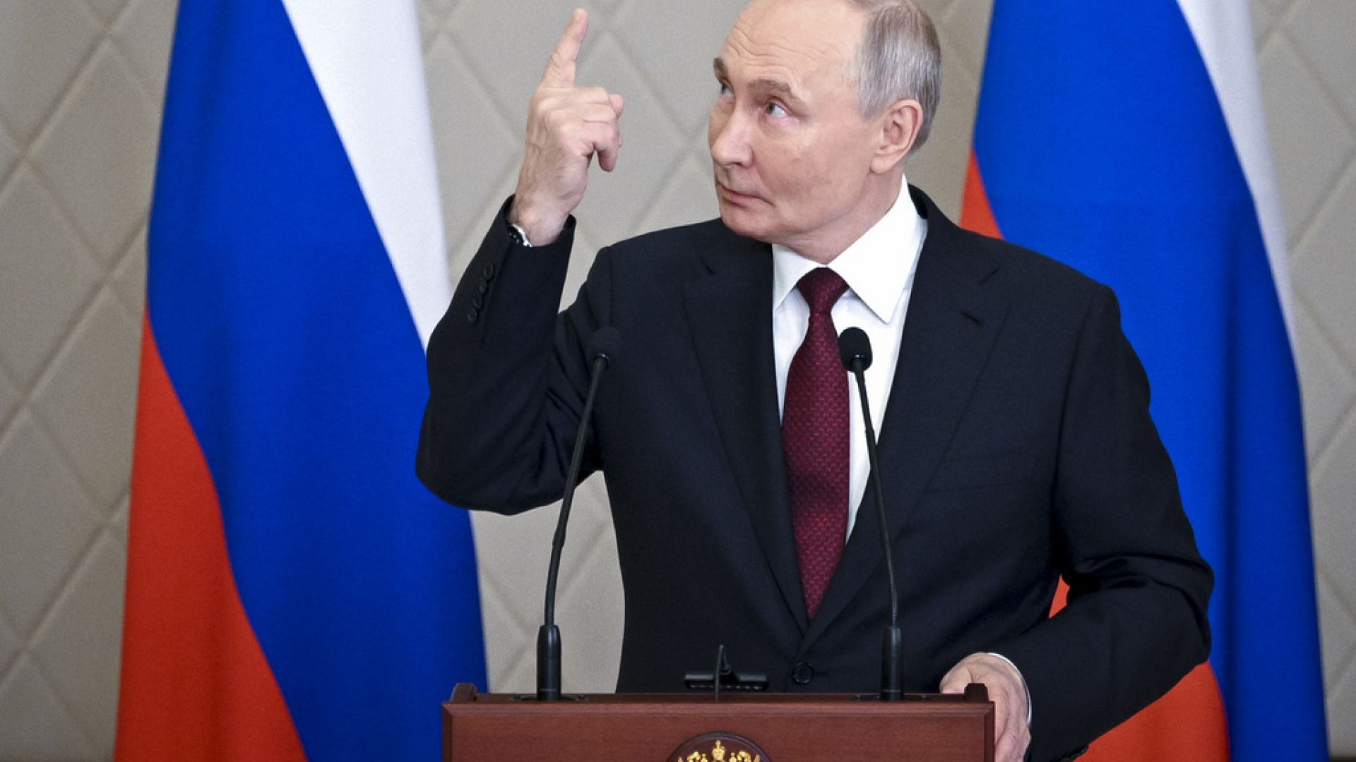 Poutine menace de frapper Kyiv avec un missile balistique Orechnik et ...