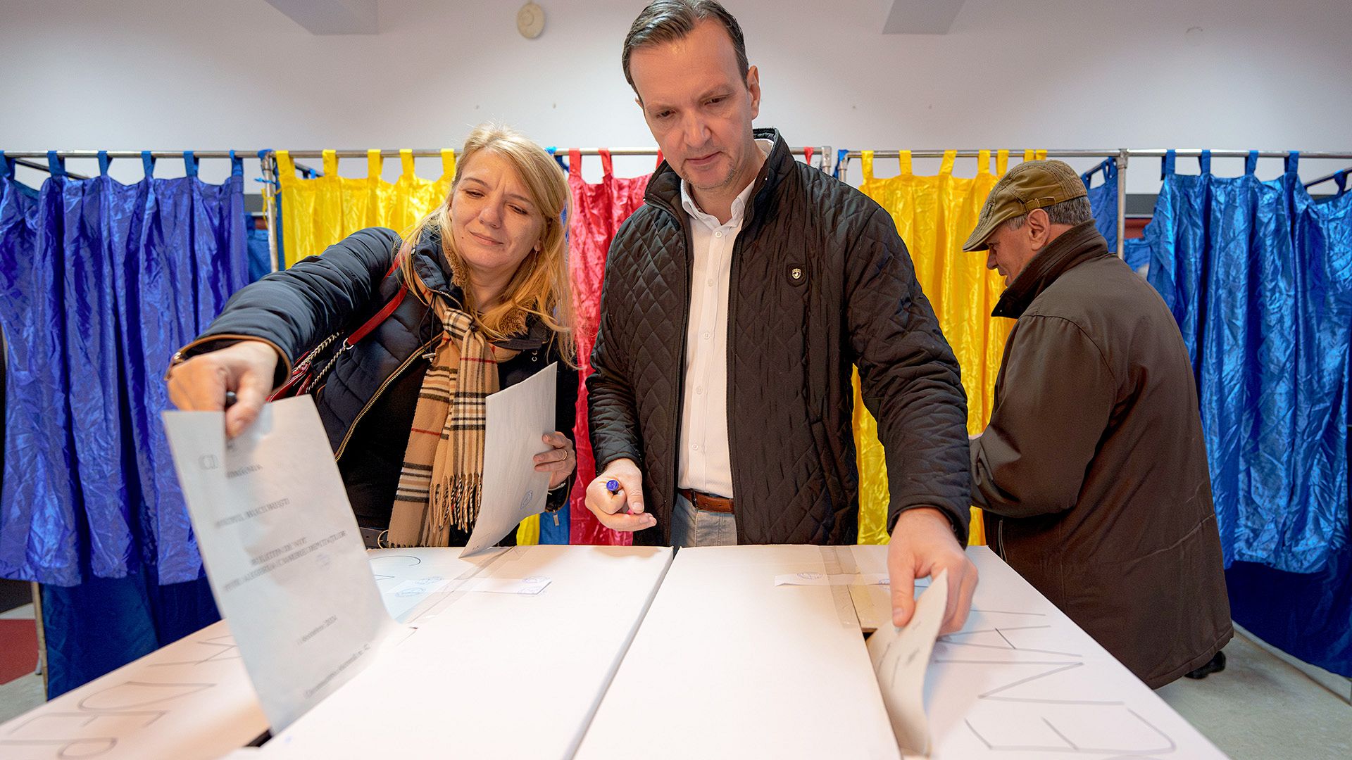 Pro-Western parties come out on top despite far-right gains in Romania ...