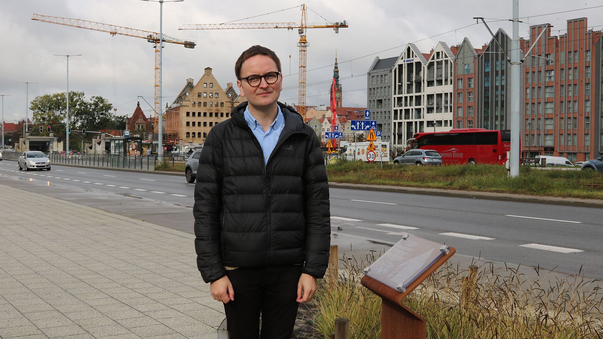 Meet the Polish punk rocker fighting for a culture of remembrance ...