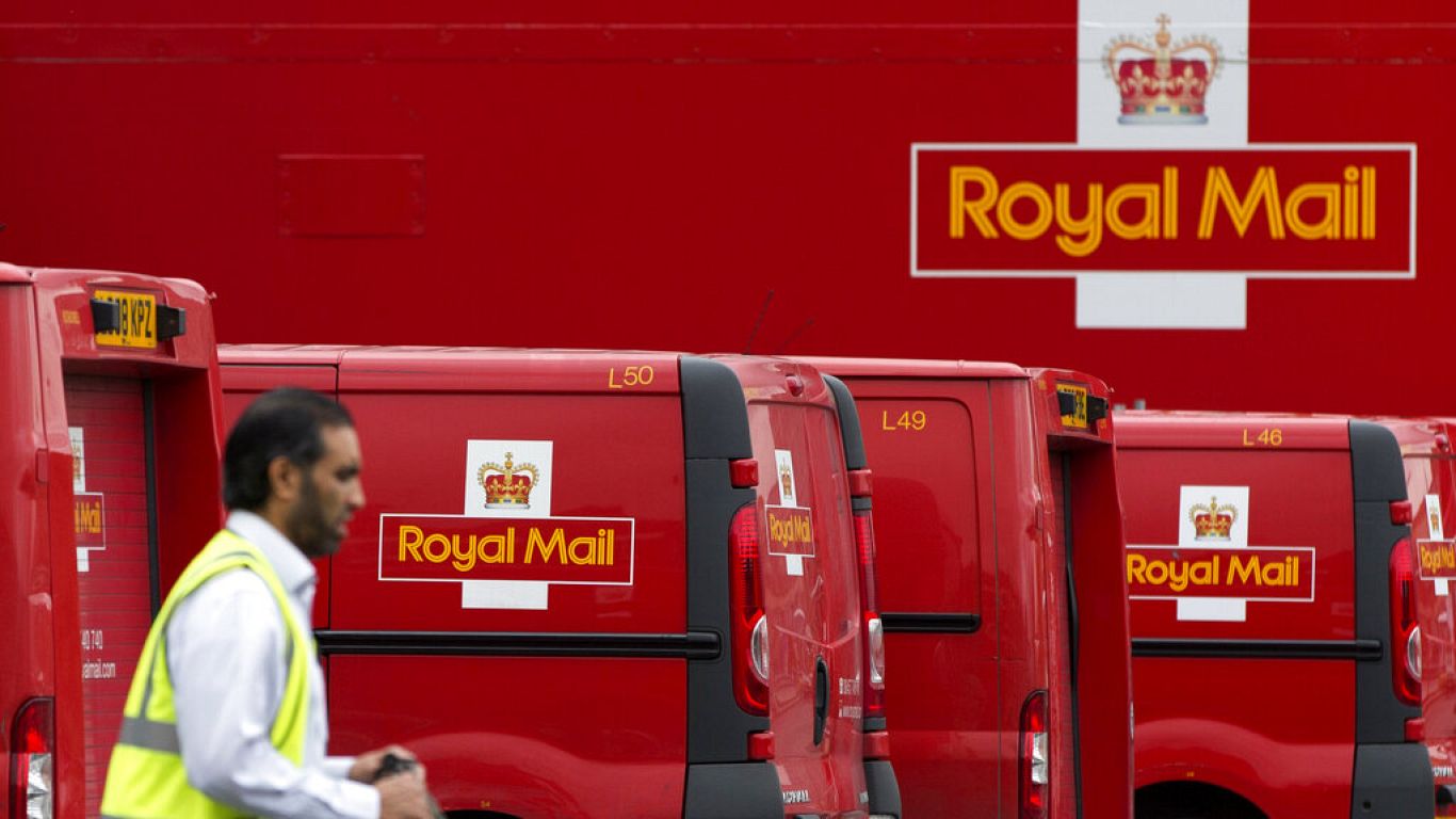 Billionaire Křetínský's Royal Mail takeover bid gets UK stamp of ...