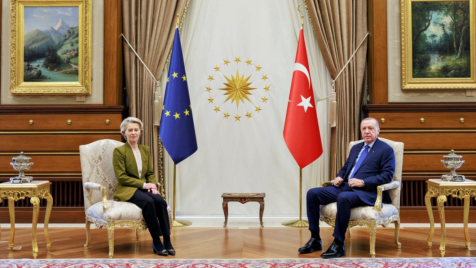 Erdoğan profite de sa rencontre avec von der Leyen pour exiger un ...