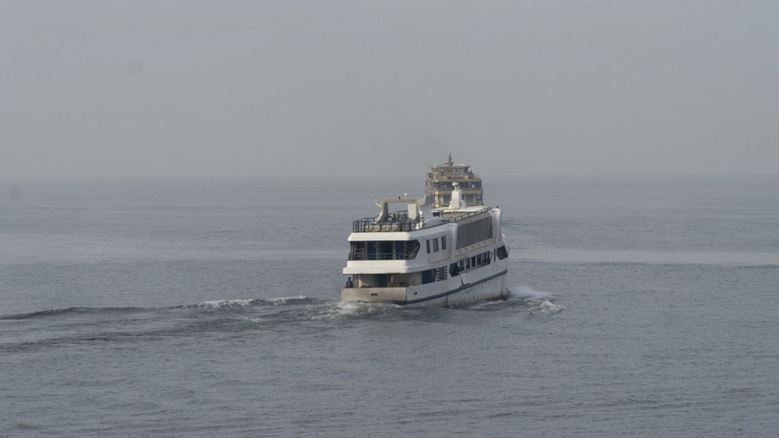 Naufrágio de ferry sobrelotado causa dezenas de mortos na República ...