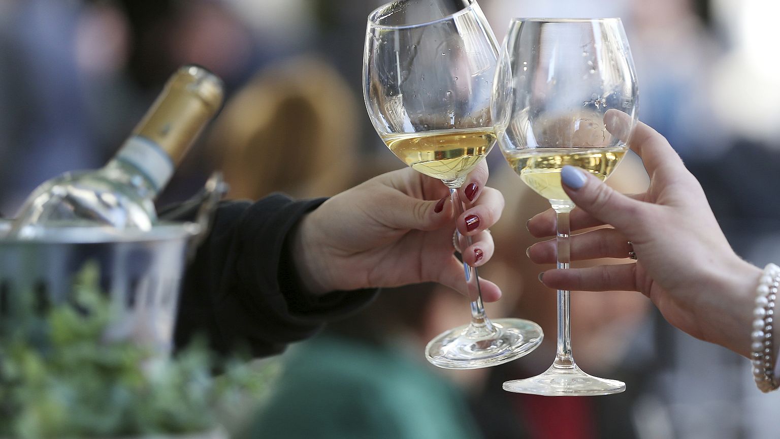 EU wine help group counsels low- and no-alcohol options | Euronews
