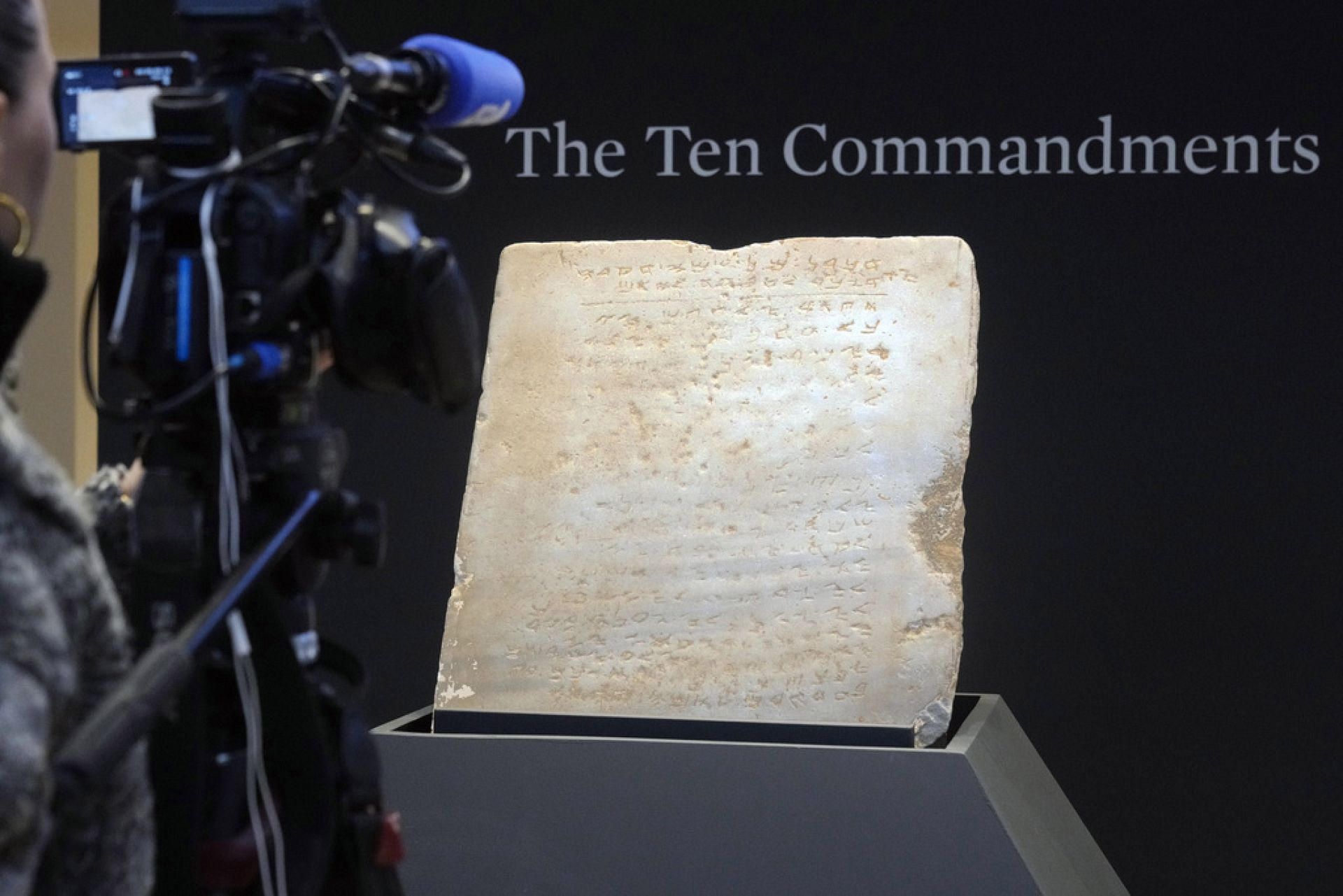 Oldest-known Ten Commandments tablet fetches €4.8 million at Sotheby’s ...