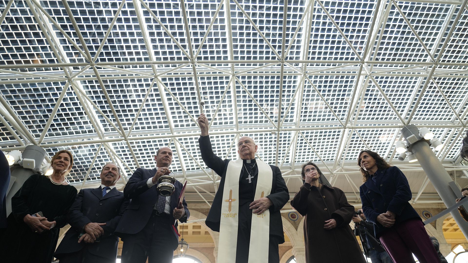 Le Vatican inaugure un toit photovoltaïque dans le cadre de la promesse ...