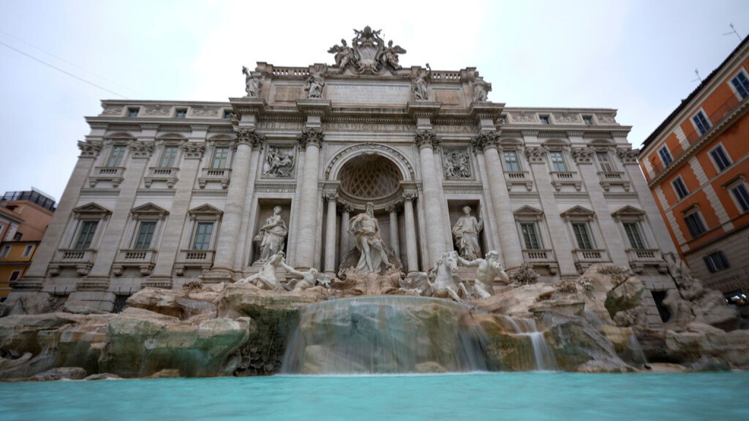 Rome's Trevi Fountain reopens right in time for Vatican's Jubilee | Euronews