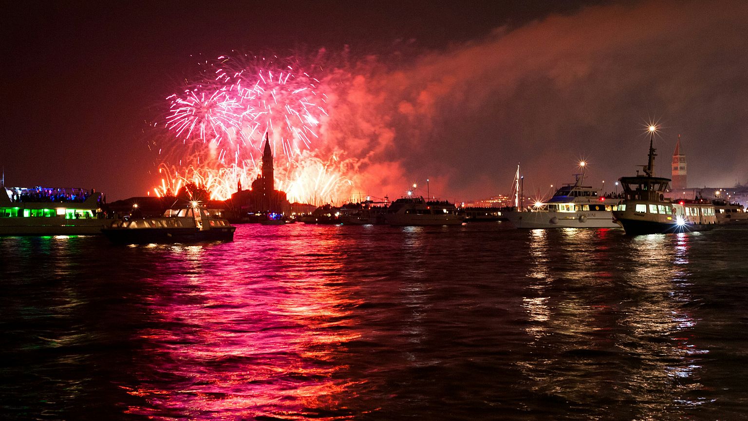 Venice, Tokyo, Strasbourg: Watch out for alcohol bans on New Year’s Eve ...
