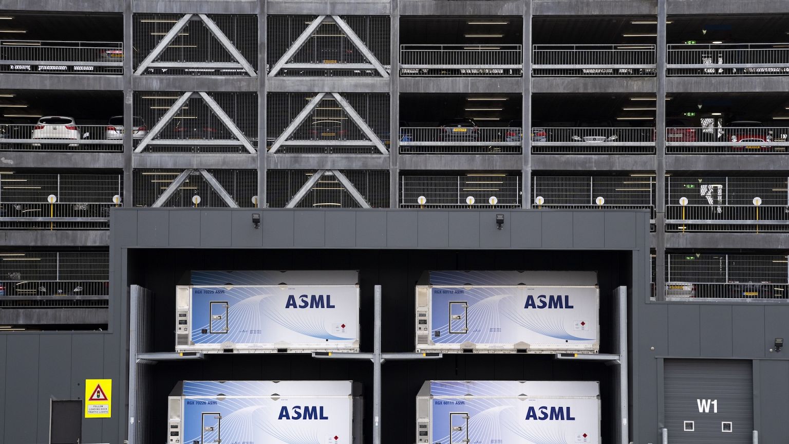 Will computer chip maker ASML see a change of fortunes in 2025? | Euronews