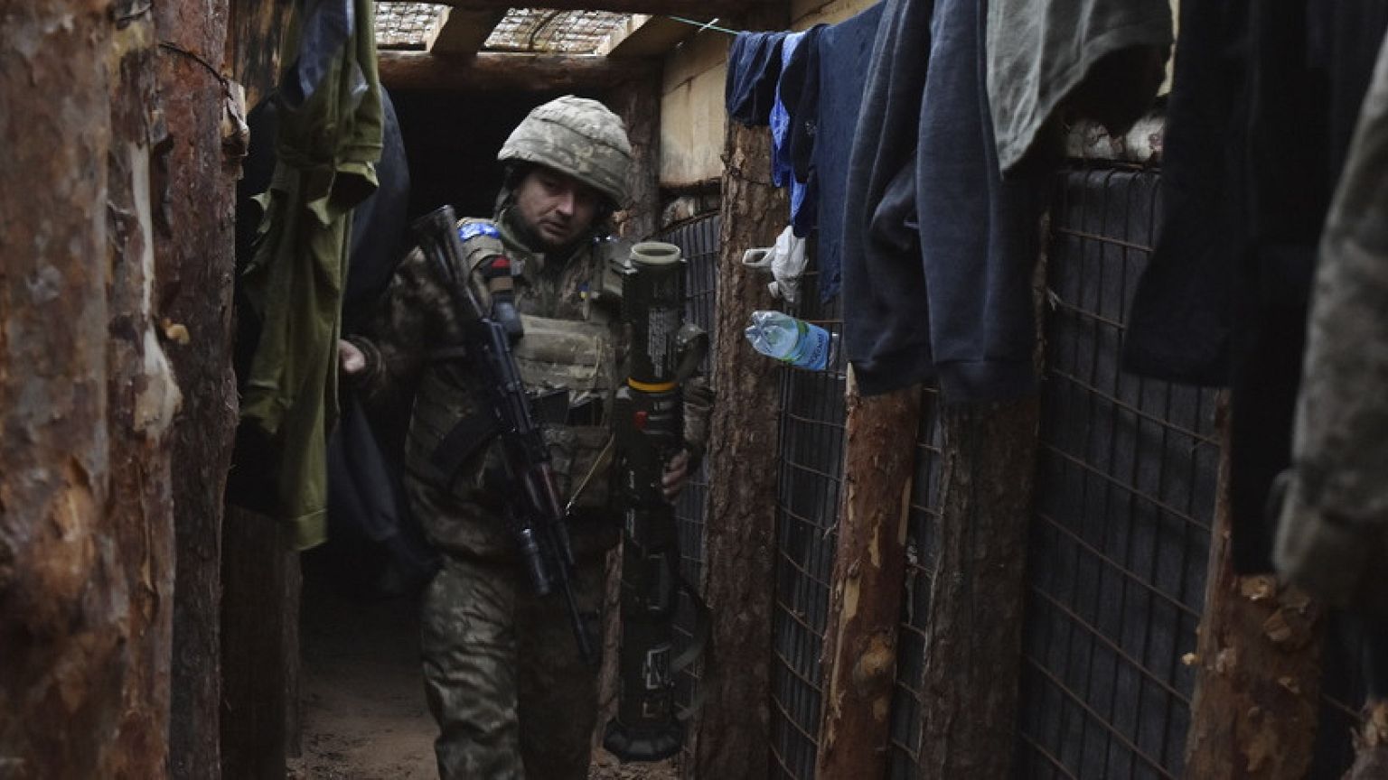 Ukrainian soldiers mark a third New Year on the frontlines as Russian ...