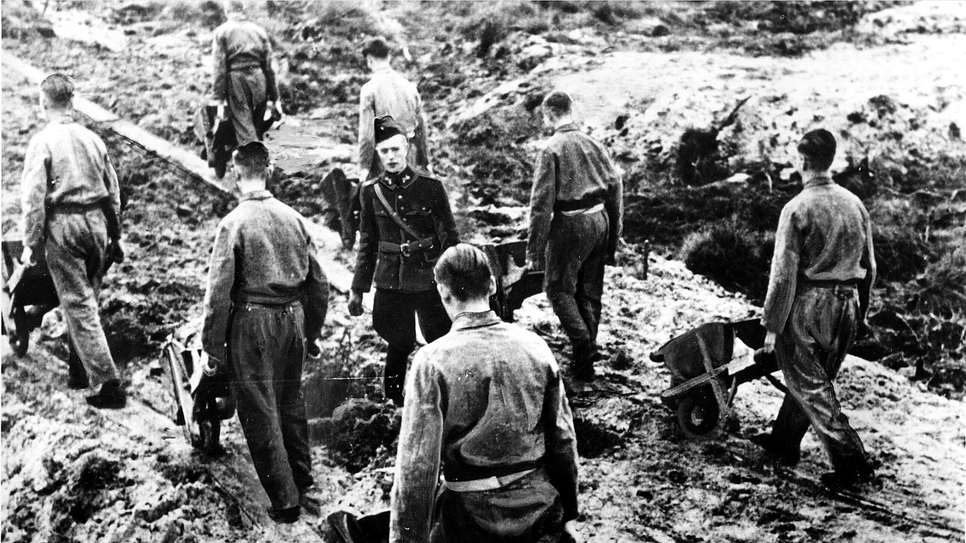 Dutch 'War in Court' database lists around 425,000 suspected Nazi ...